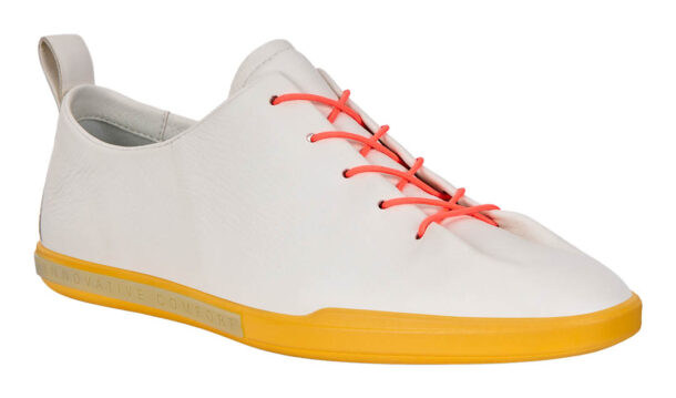 summer simplicity: ECCO Shoes - Metropol