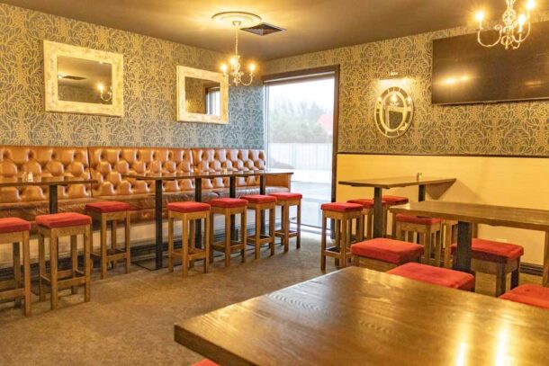 Enjoy the ambience: Two Fat Possums - Metropol