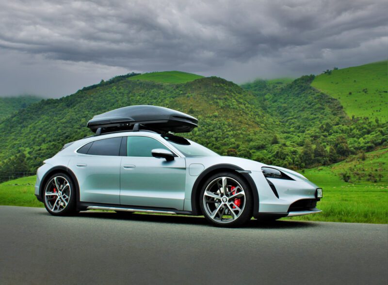 Suitably sporty and smart EV - Metropol