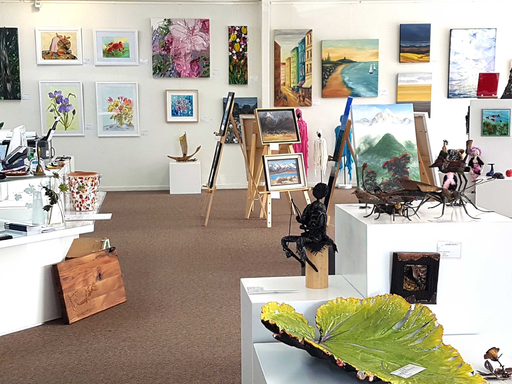 Check out our artworks: Lakeland Art - Metropol