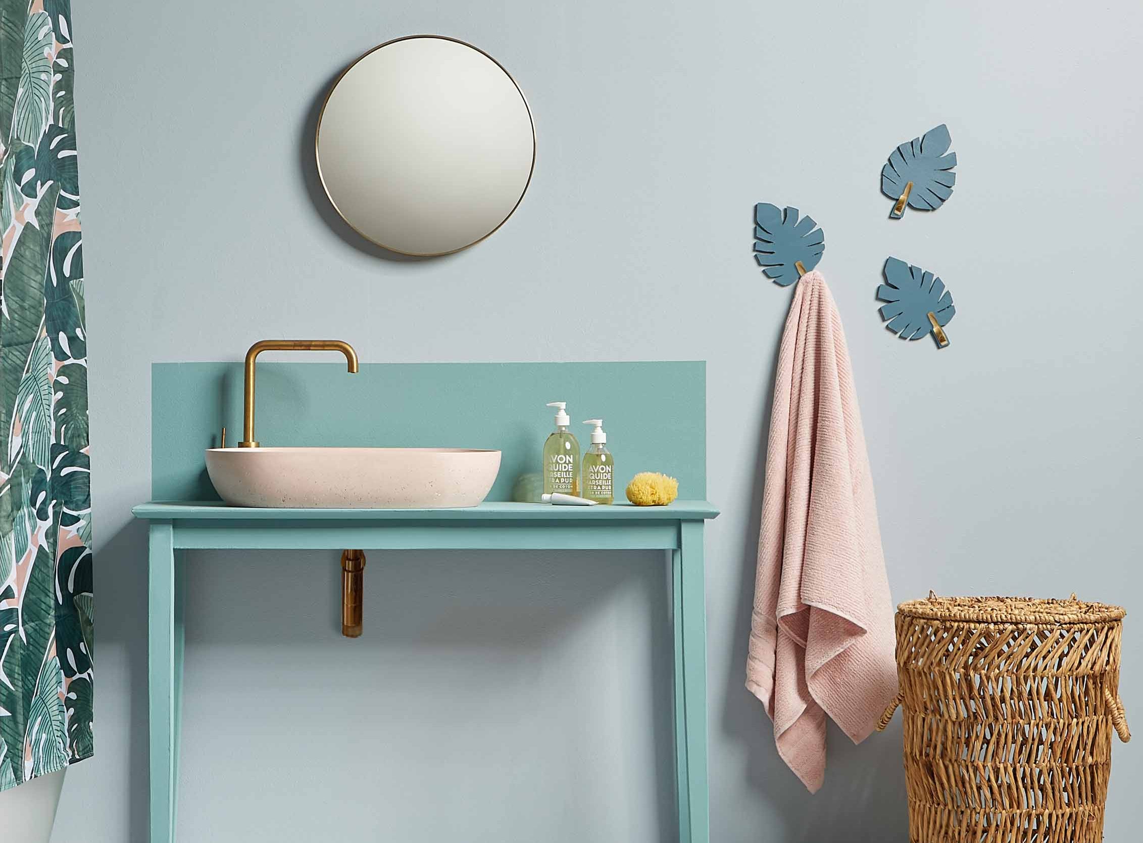 Bachy bathroom: Resene - Metropol