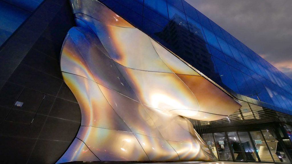 Te Pae artwork complete - Metropol