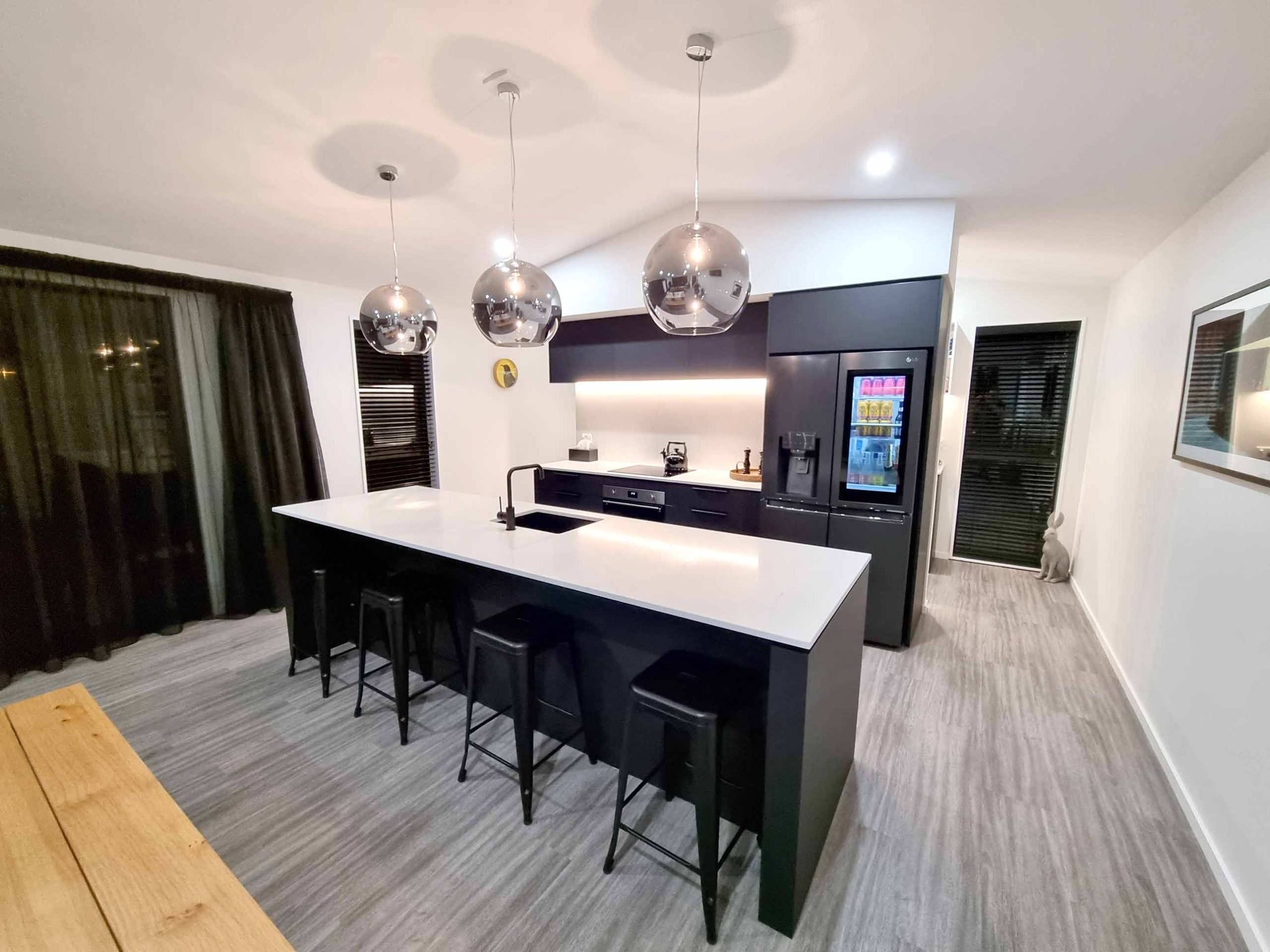 Kitchen form and function: Bates Joinery - Metropol
