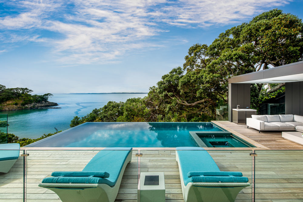 A blissful escape: Elements of Castor Bay - Metropol