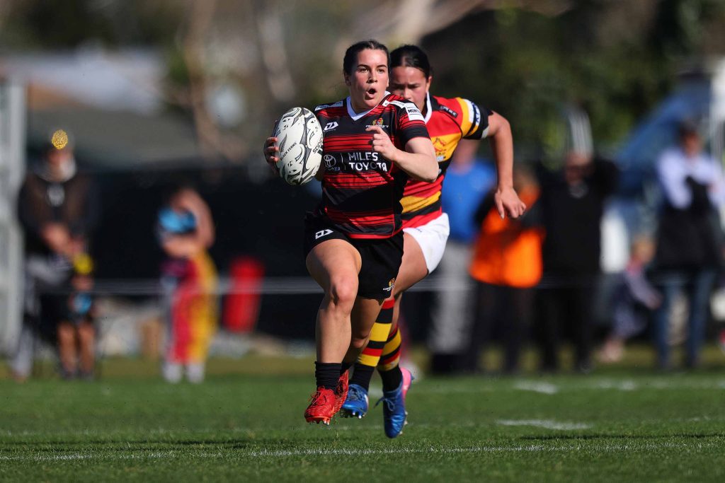 New black fern on the field Rosie Kelly - Metropol