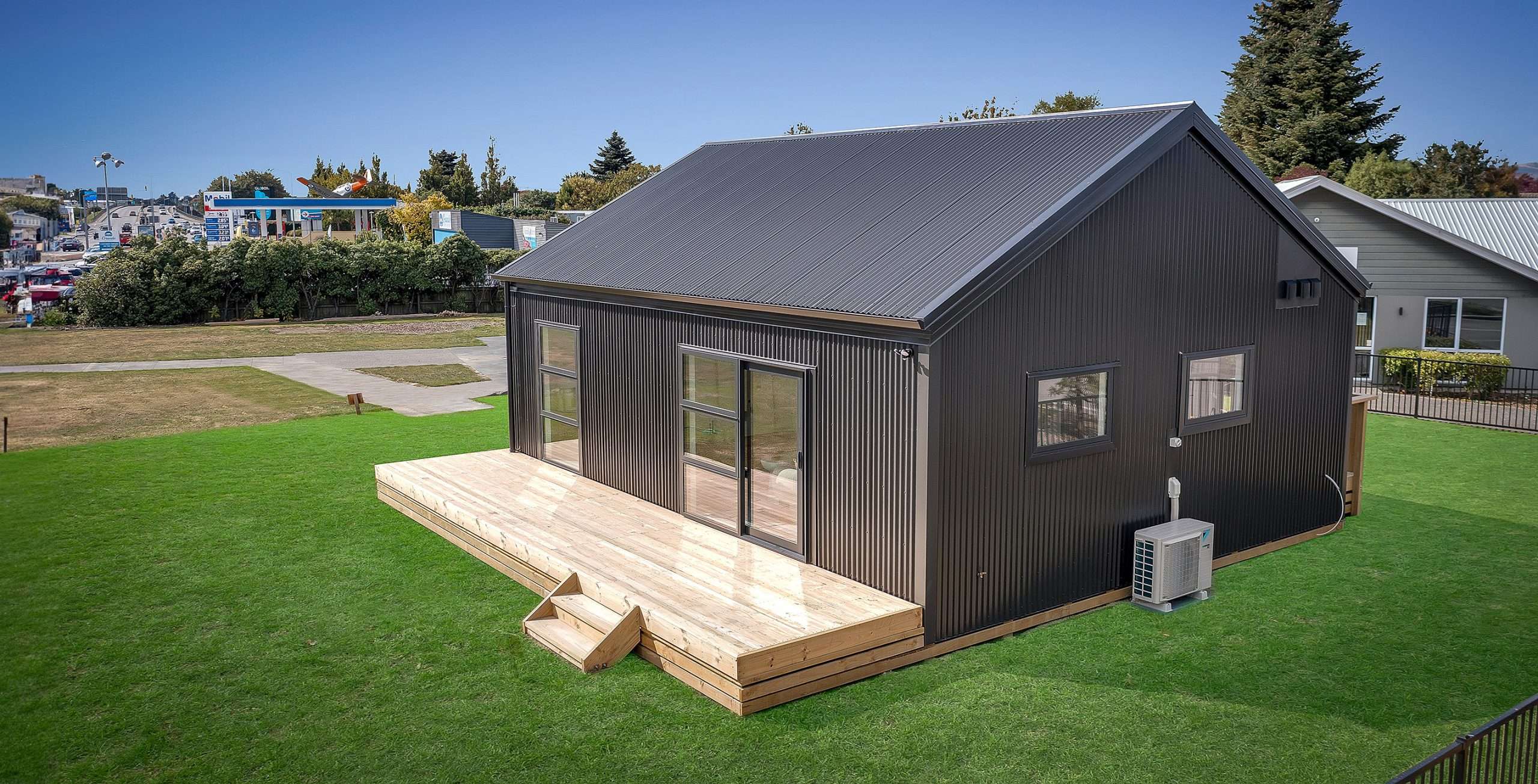 Tiny & terrific show home: Versatile Homes - Metropol